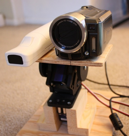 Pololu - Automatic Infrared Light Source Tracking HD Camcorder