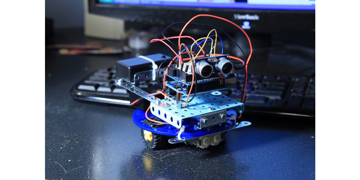 Pololu - Clusterbot, a beginner robotics project tutorial